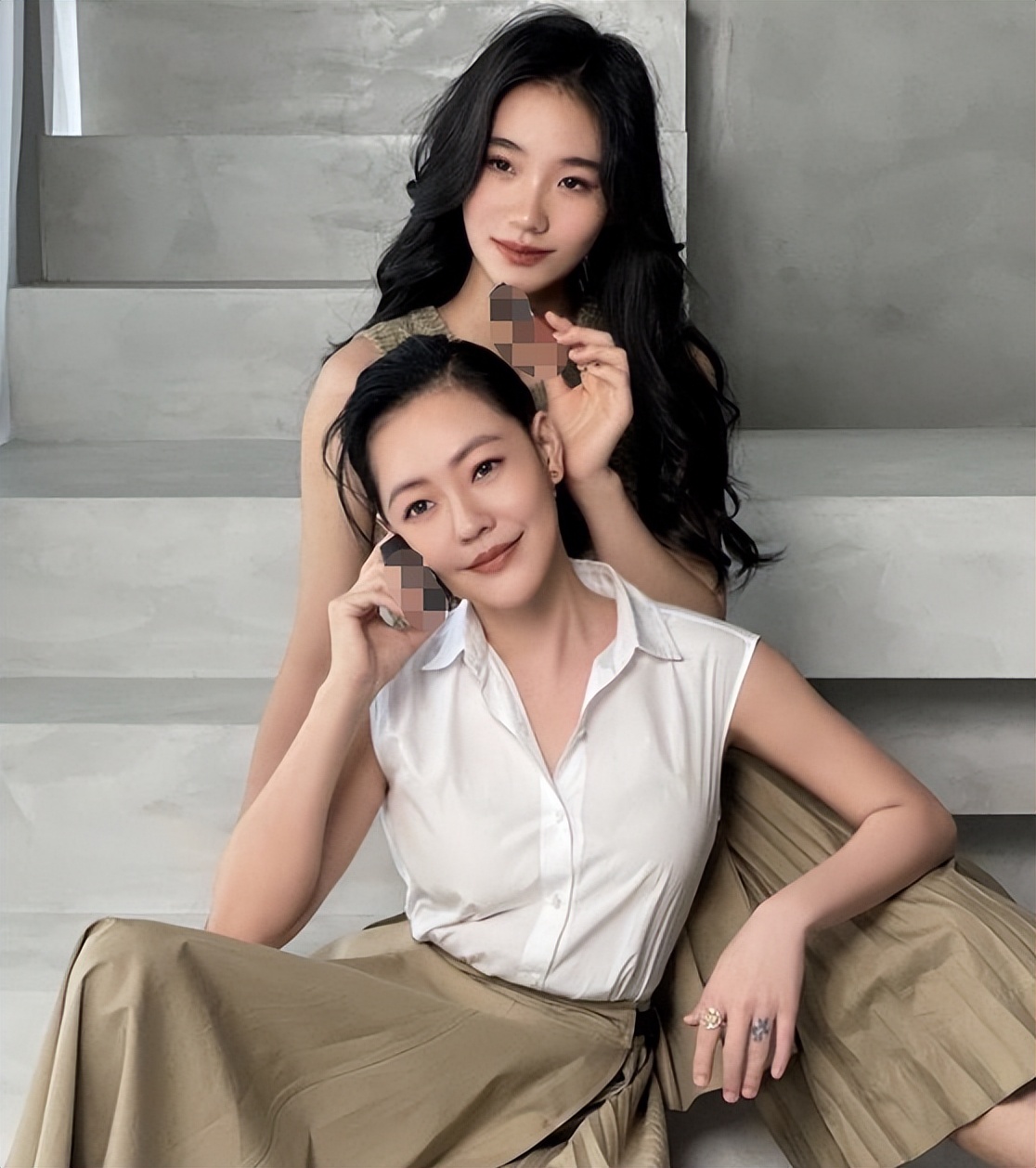 Little S's second daughter accidentally bumped into Mrs. Tang's face ...