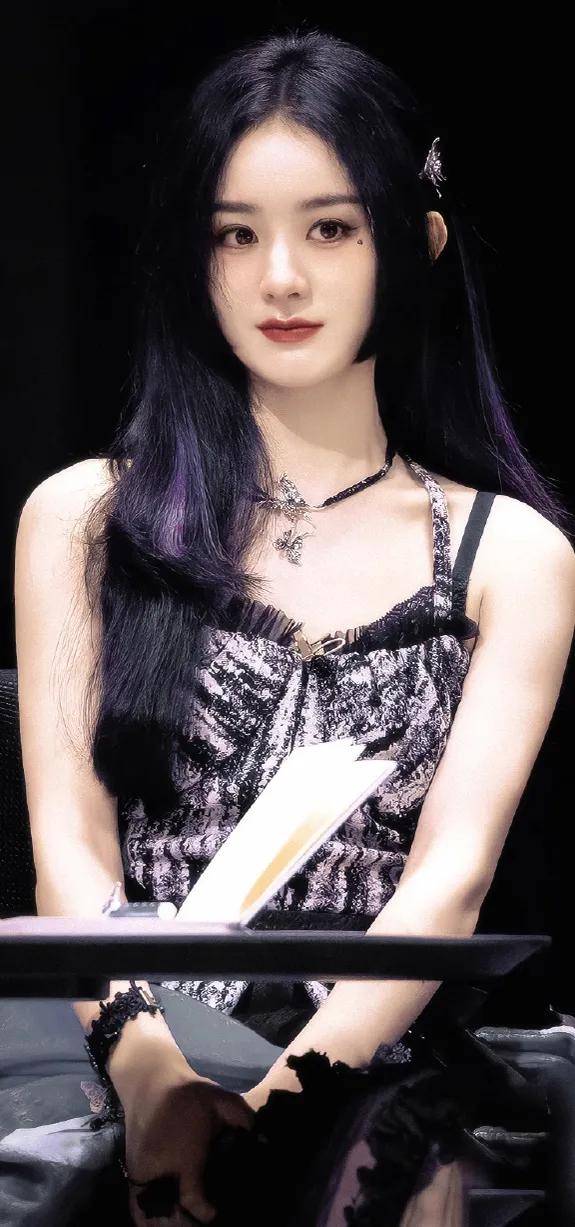 Rare Zhao Liying sick and delicate dark style wallpaper - iNEWS