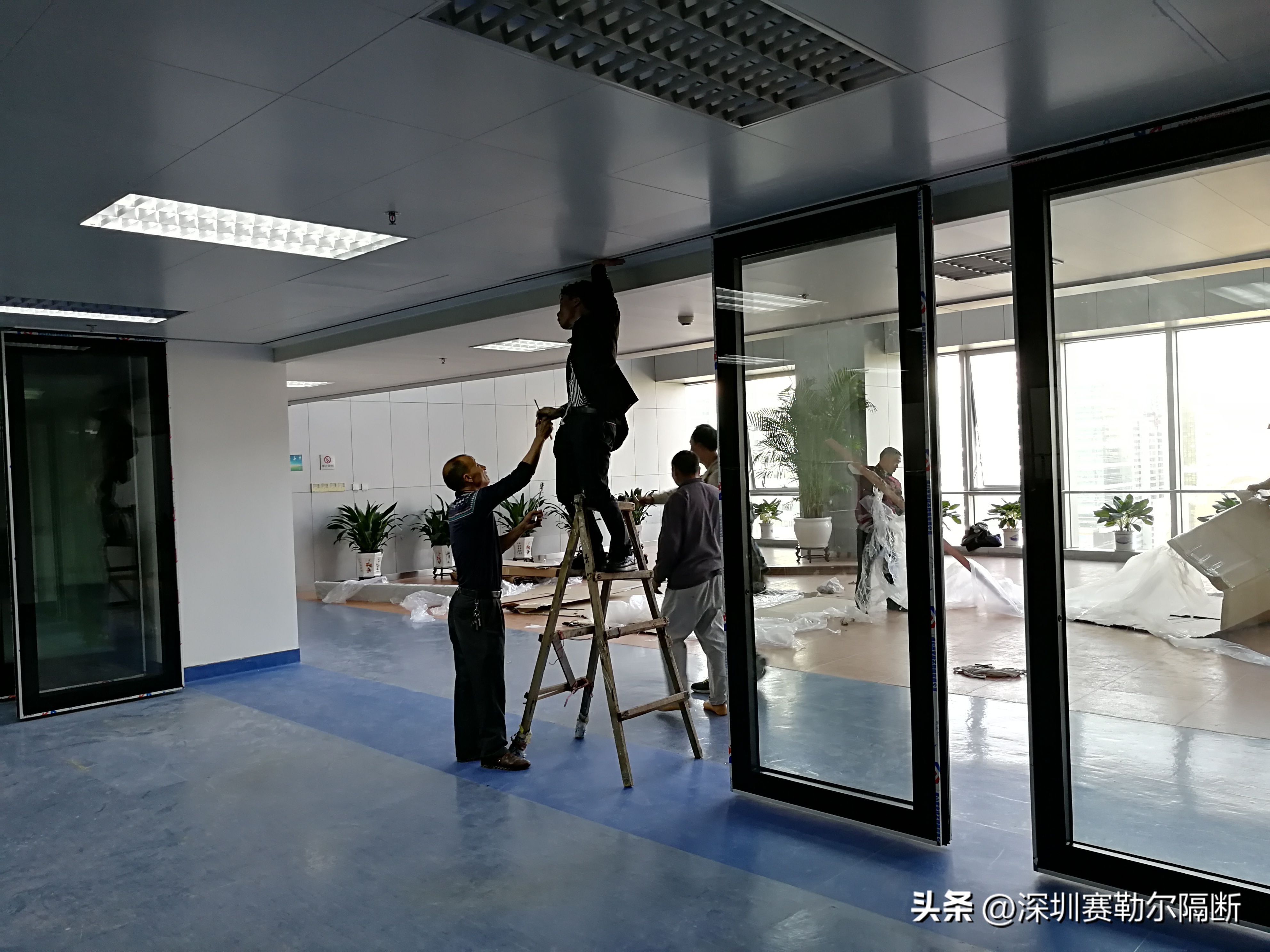 The intelligent electric partition wall is a wall system that can move ...