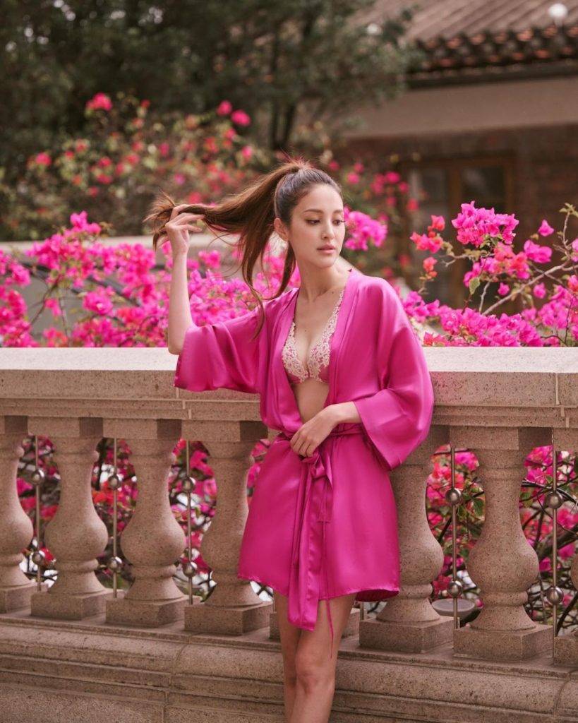 31-year-old Chen Kailin's exposed waist and bones highlight her health and attract attention ...