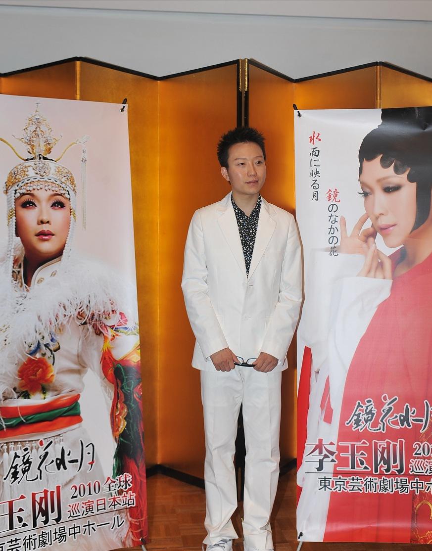 Li Yugang is a representative of a deformed culture, his success is by ...