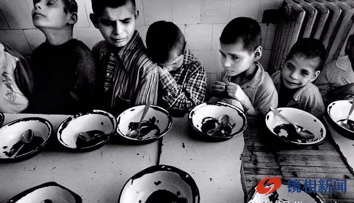 Joe Secu's dog: Colonel rank, lives in a villa, has a special car, only ...