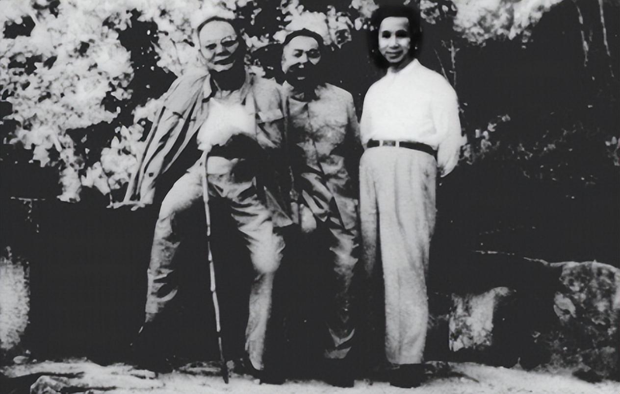 In 1959, the photo of Ye Shuai and General Su Yu on Lushan Mountain ...