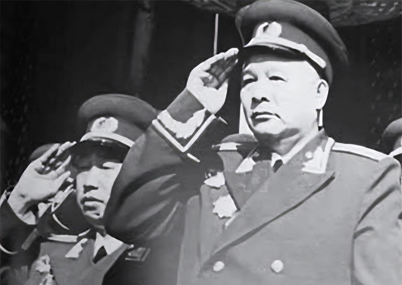 In 1960, Premier Zhou met Xu Haidong by chance, and was refused ...