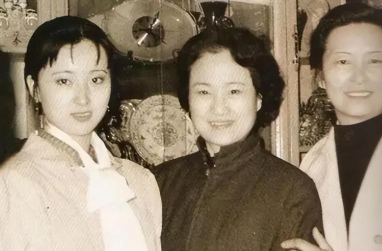 Funeral of "Sister Lin" Chen Xiaoxu in 2007: Deng Jie said five words ...