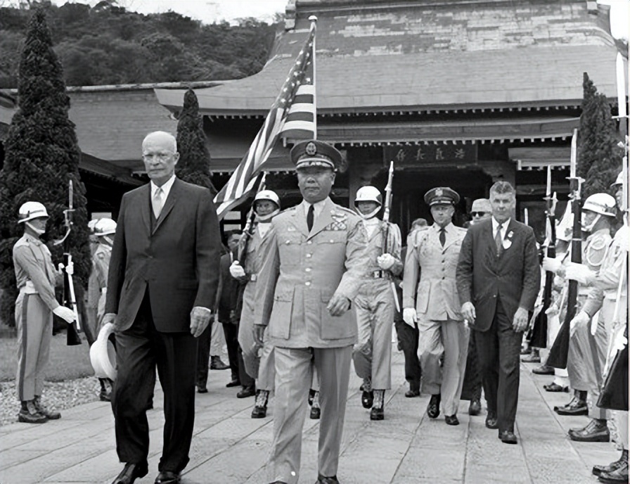 Sixty-two years ago, Chiang Kai-shek watched the historical video of ...