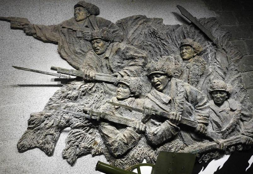 In 1943, 82 soldiers ran out of bullets and fought hand-to-hand with ...