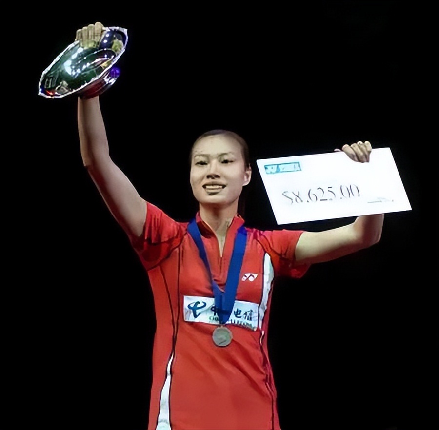 Before the news of the derailment broke out, Lin Dan and Zhao Yaqi had ...