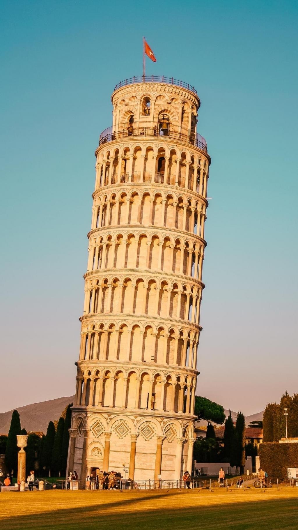 italy leaning tower - iNEWS