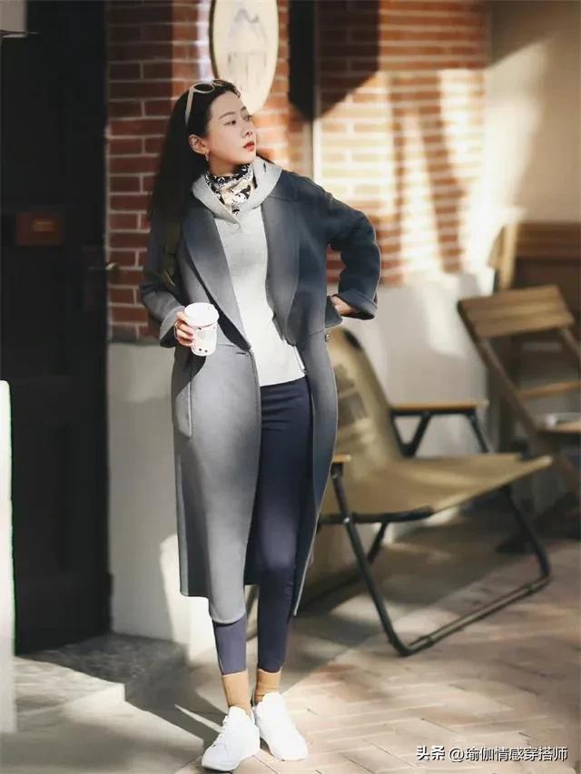 How to match yoga pants with a coat? Just look at it, simple and ...