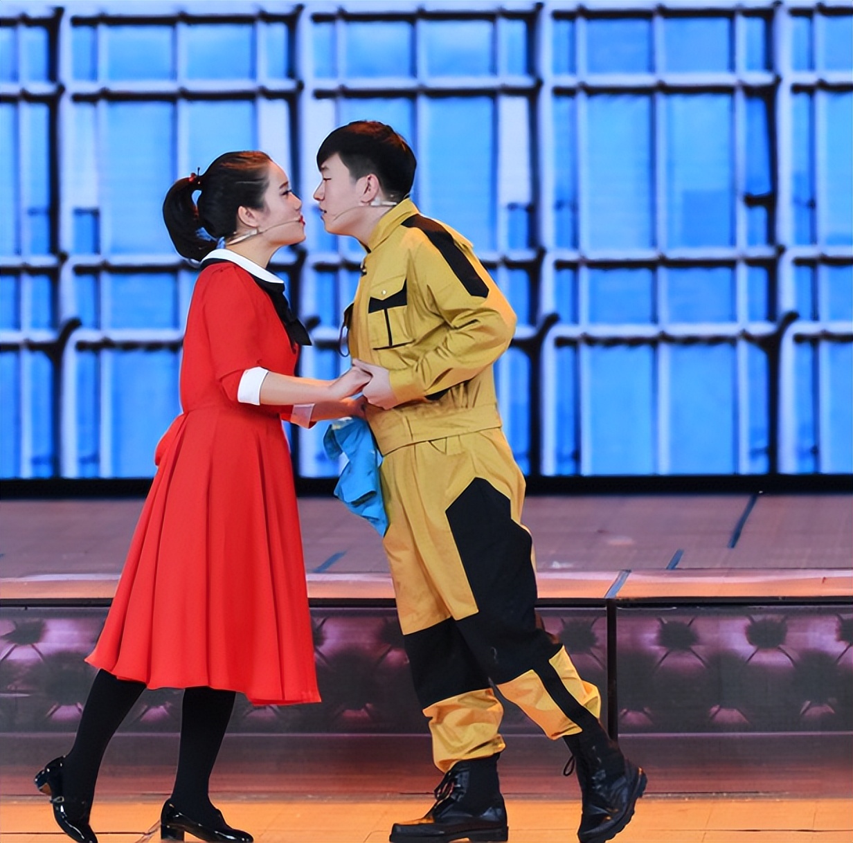 There is a kind of "backlash" called Liu Liang and Bai Ge. After 5 ...