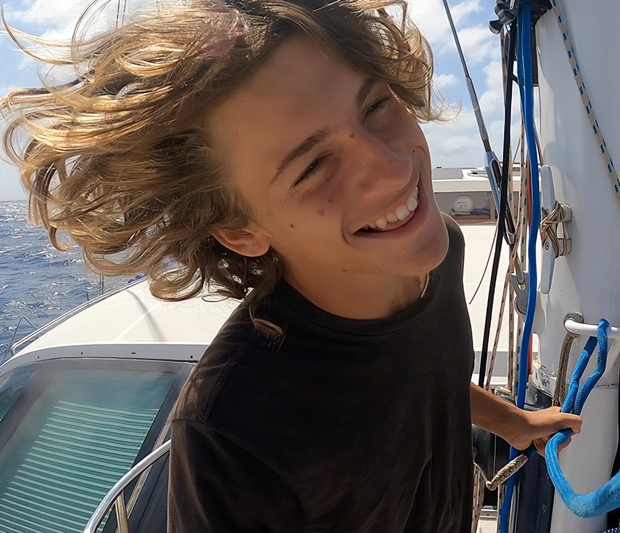 Selling the house, a family of six in the United States moved to the ...