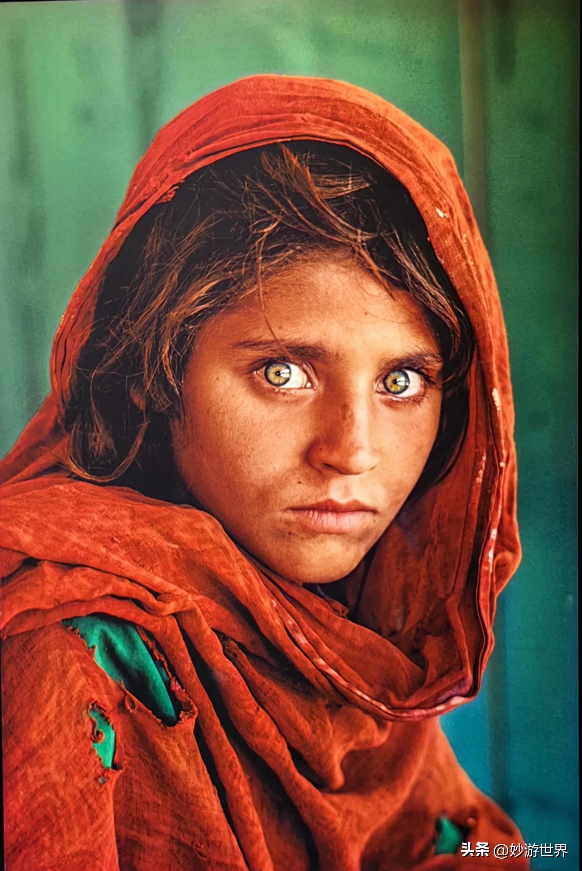 How has the girl with light green eyes changed in 20 years? - iMedia