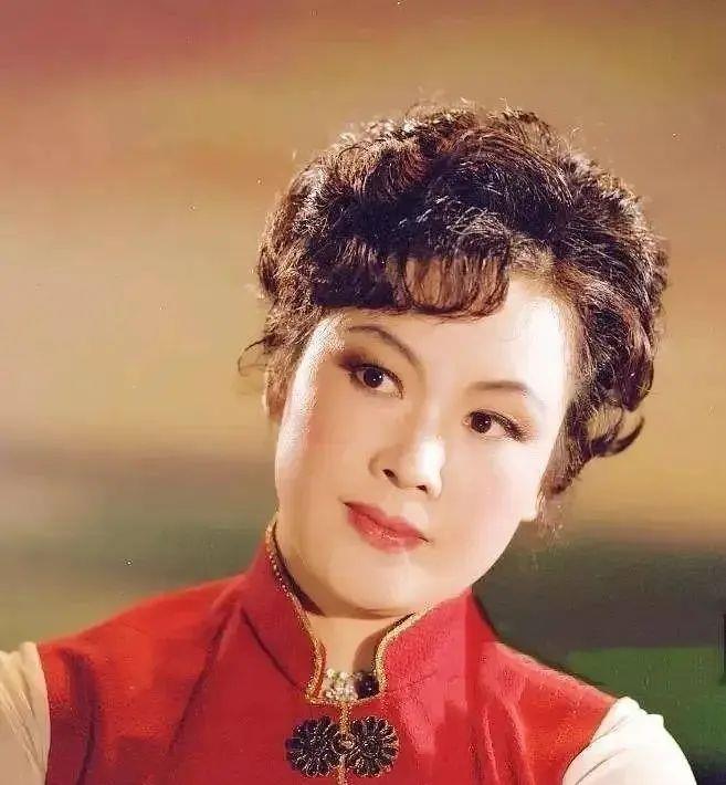 Li Guyi once commented on Teresa Teng: She is just a little singer, not ...