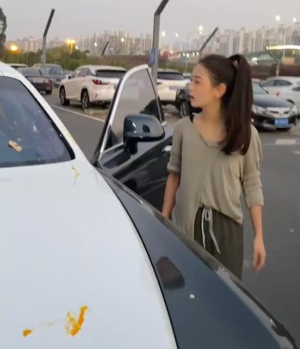 Internet celebrity "Xiao Xiaoru" was thrown rotten eggs again, claiming ...