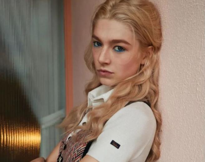 Explore the life and achievements of Hunter Schaffer, as well as her ...