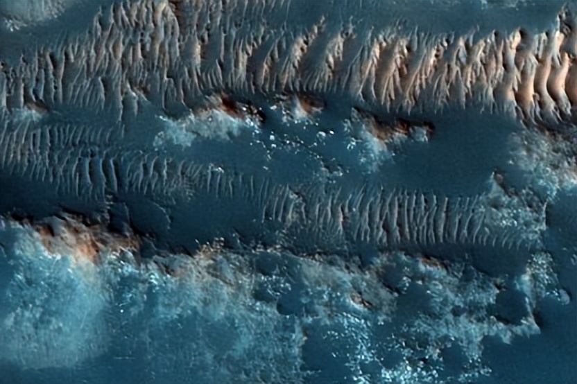 What is the mystery of the phenomenon of markings on the South Pole of ...