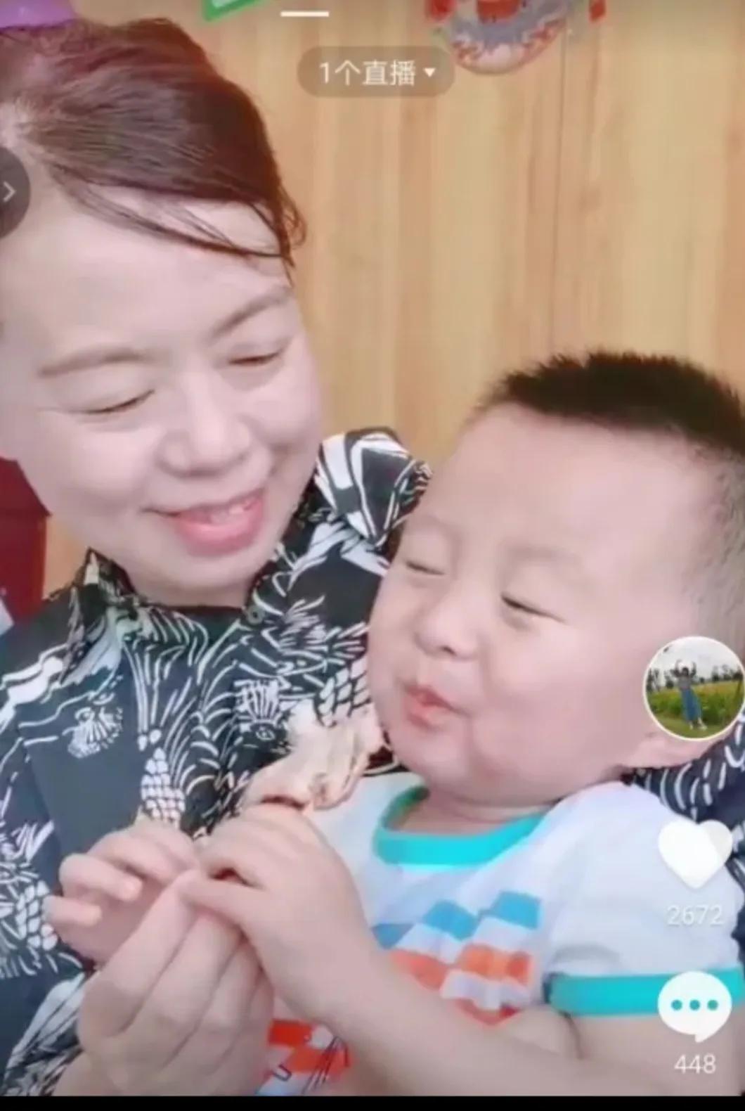 Xu Min Yao's father is not alone during the holidays, Yun Hao is with ...