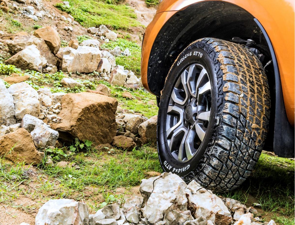 Jump out of the same, this tire will accompany you to see the vastness ...