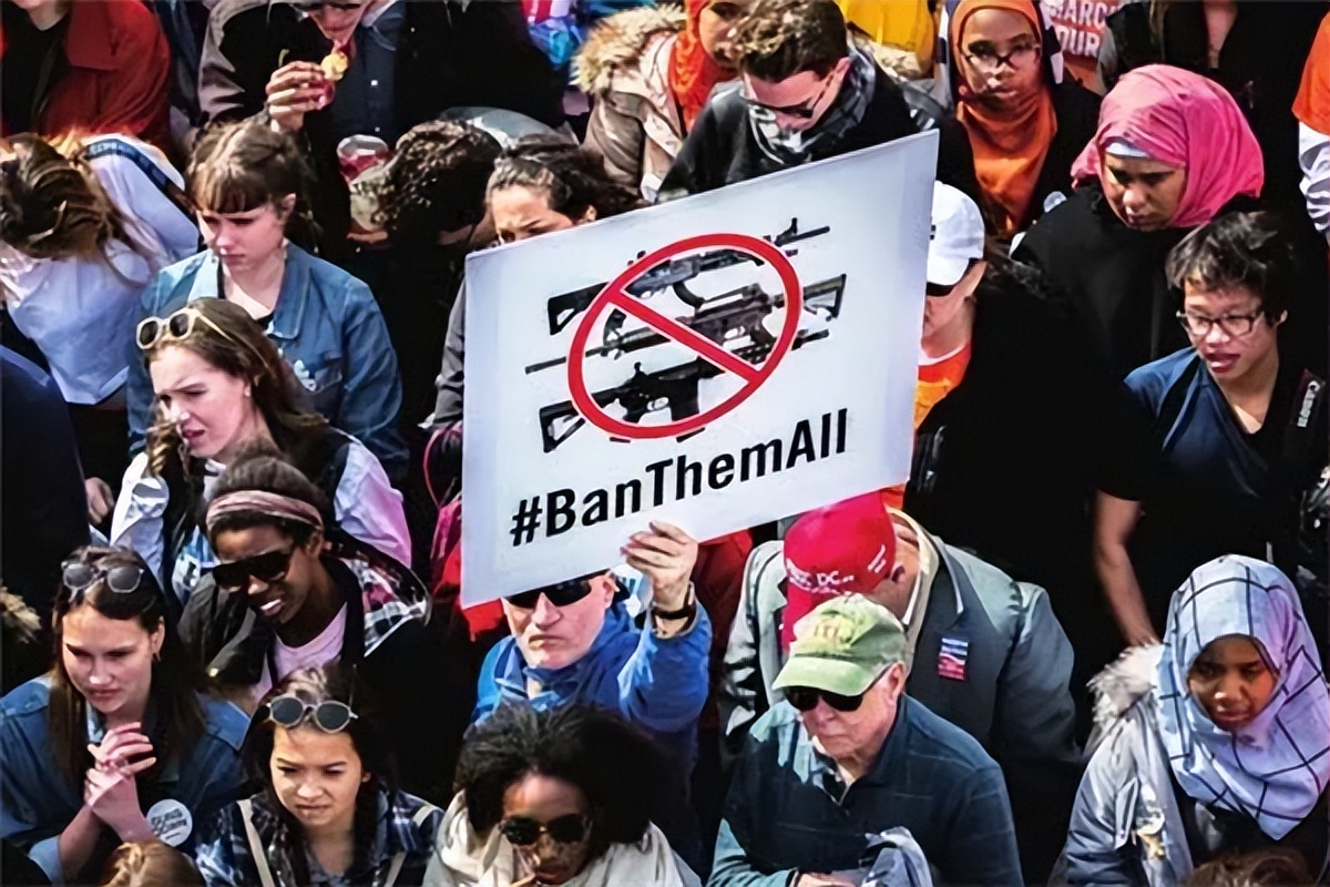 How arrogant is this Australian spy, posting "hate country" remarks ...