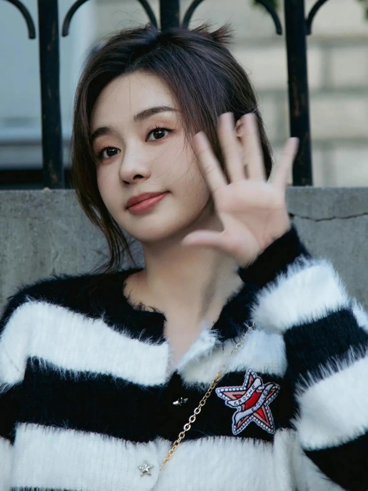 Appreciation of beautiful pictures of Zheng Hehuizi - iNEWS