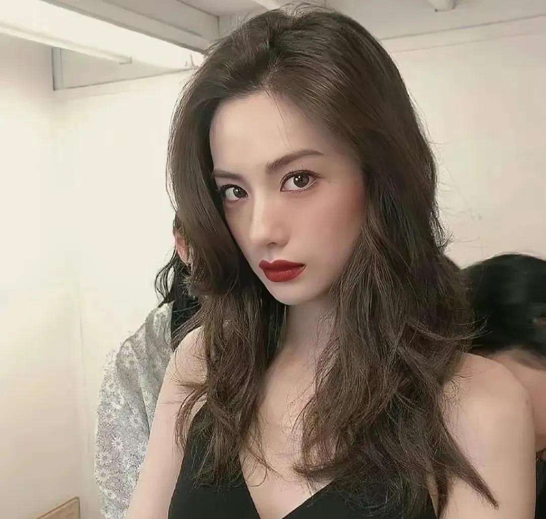 Known as the "world's most beautiful woman", she really has an ...