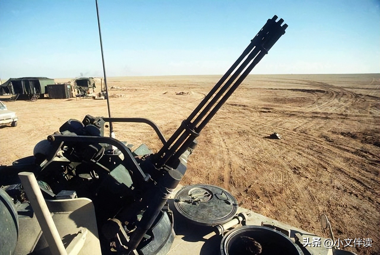 Shoot 7,200 rounds of ammunition in 1 minute, smashing the tank into a ...