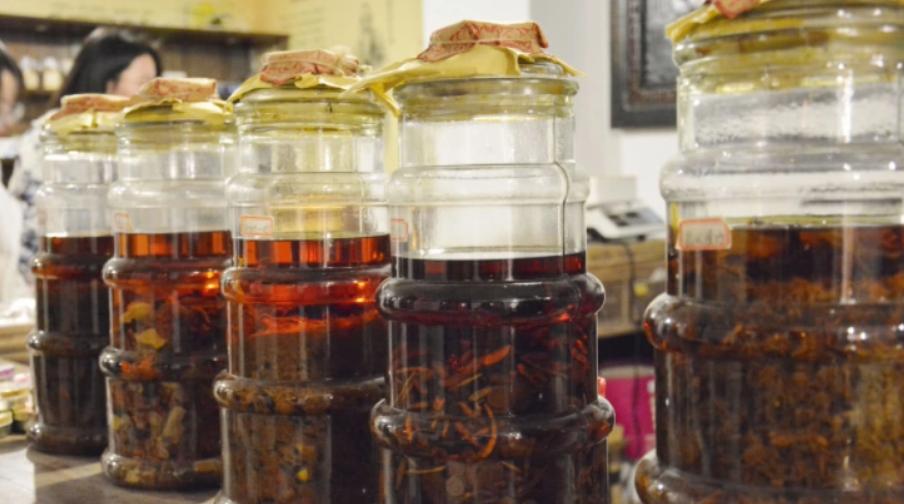 Both are medicinal wine, who is the "good friend of a man" between Jin ...