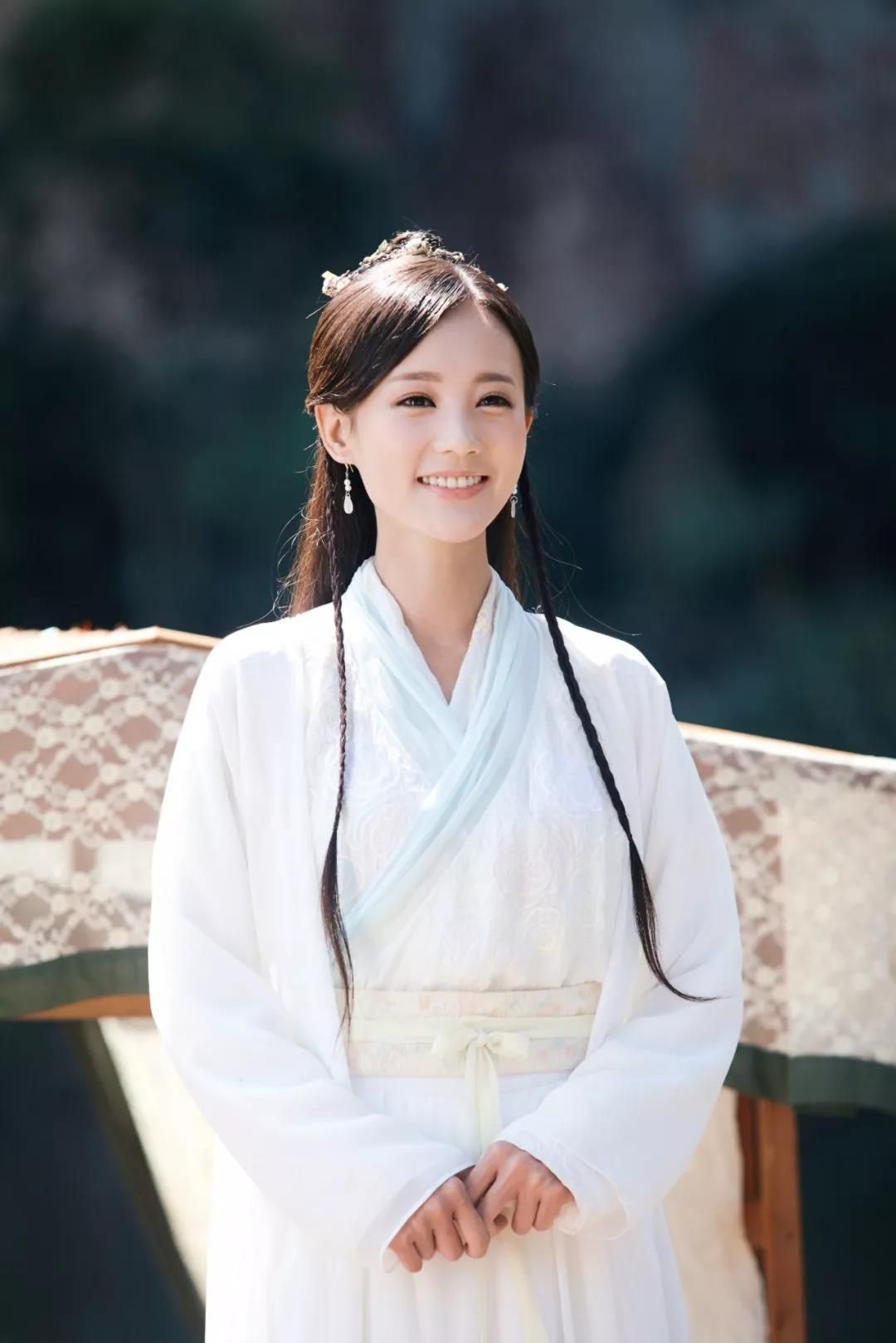 Li Yitong, a treasure girl with a sweet smile - iNEWS