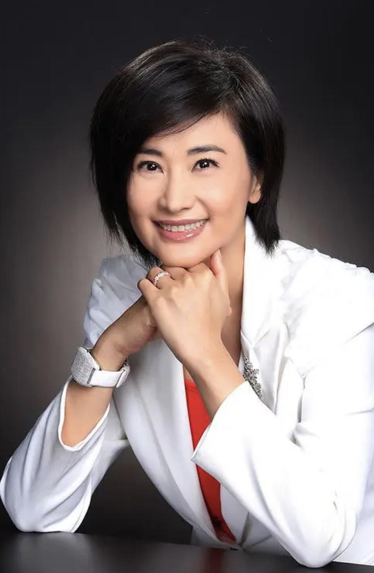 Host Wu Xiaoli: Recognized with her impoverished brother, why was she ...