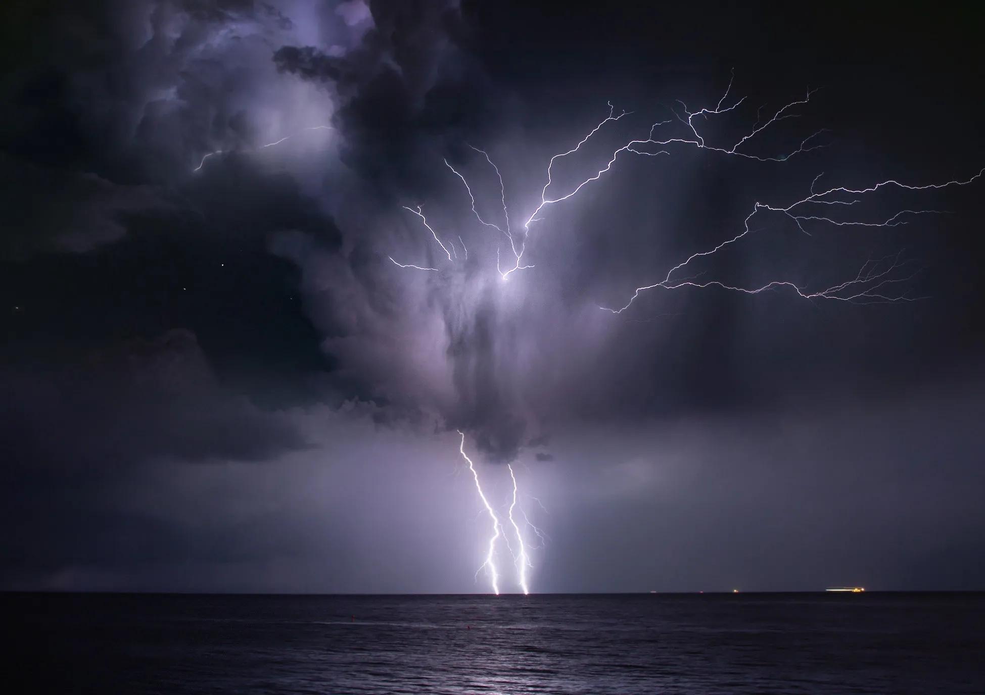 How is lightning formed? - iMedia