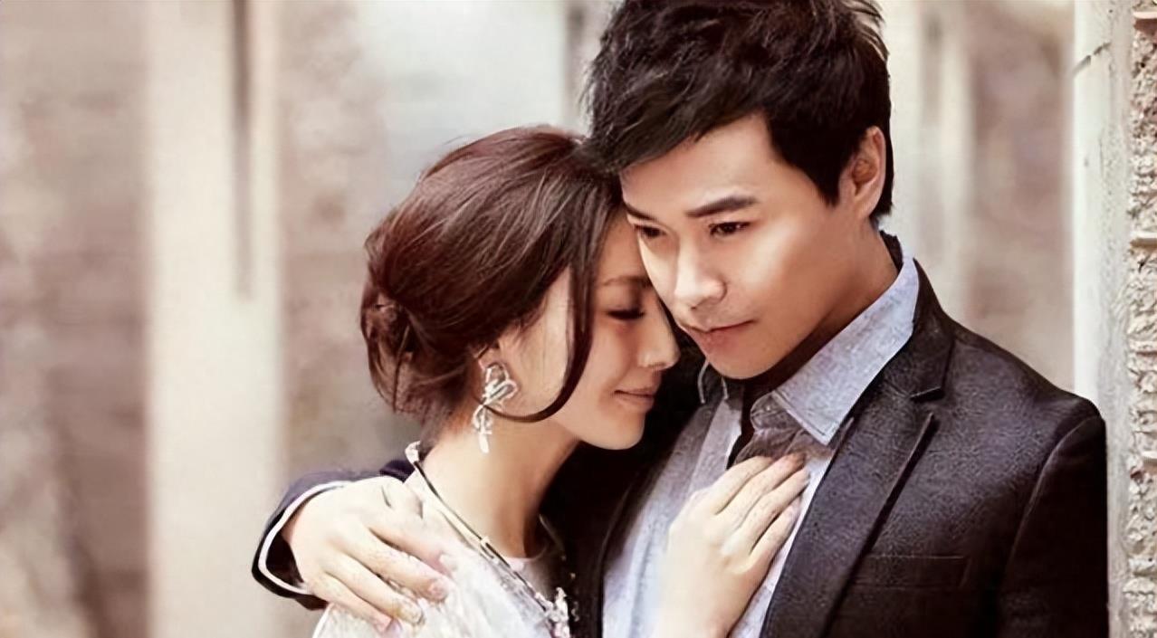 She is Chen Sicheng's ex-girlfriend. She looks like Liu Tao. She got ...