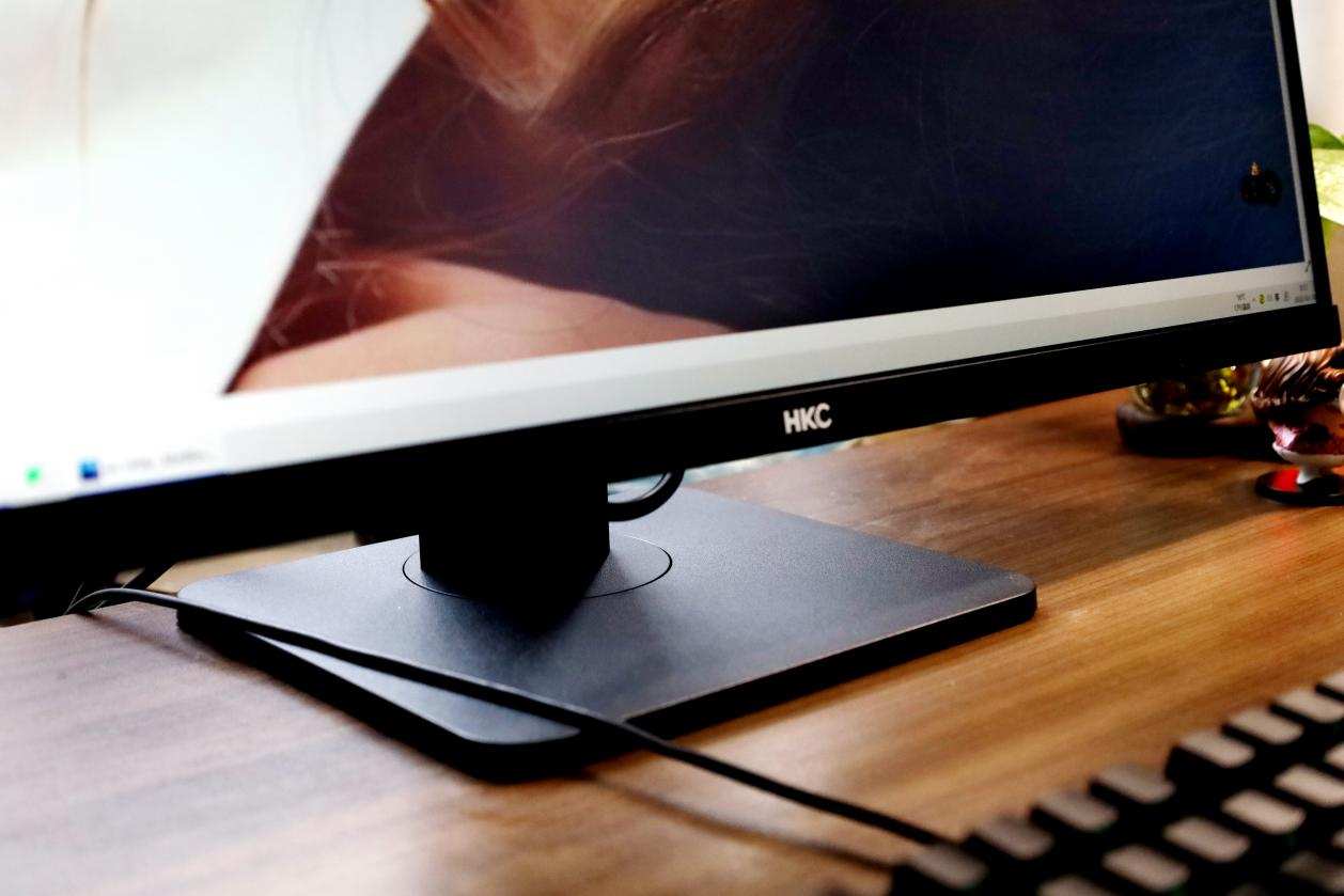 HKC T2751U monitor evaluation, not only has excellent color performance, but also supports 65W ...