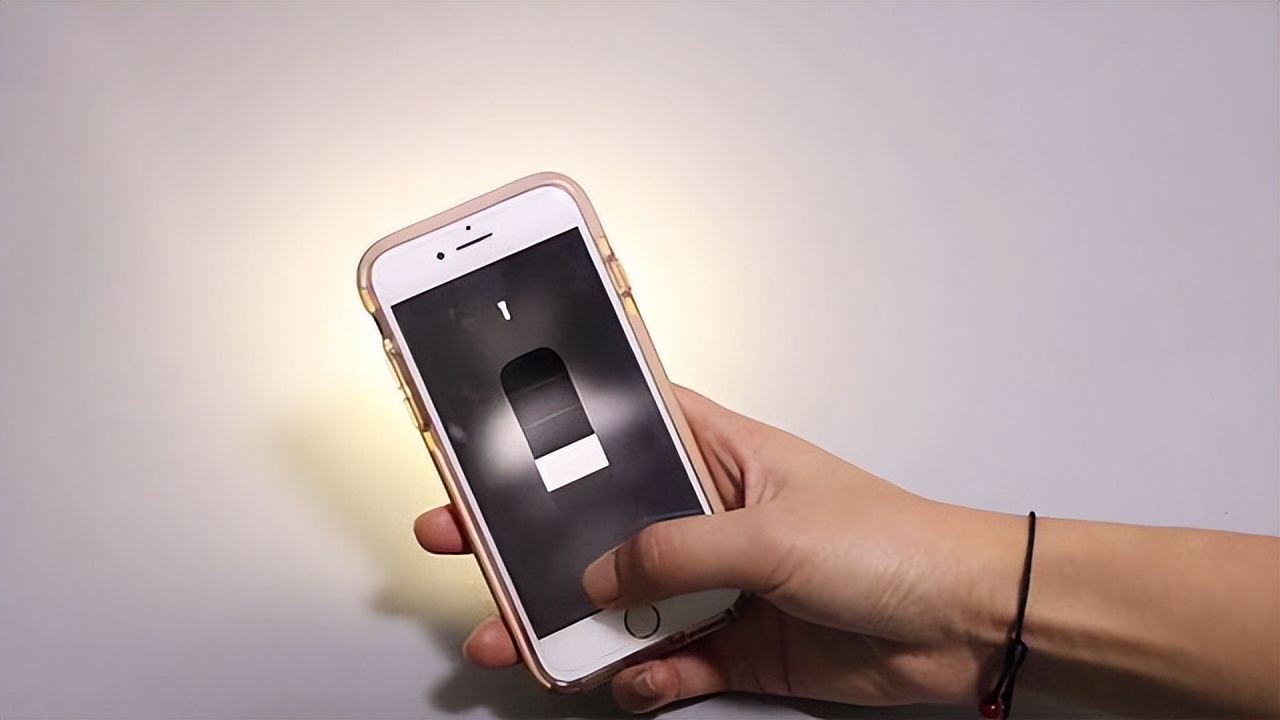 I just found out today that the flashlight on the smartphone has a ...