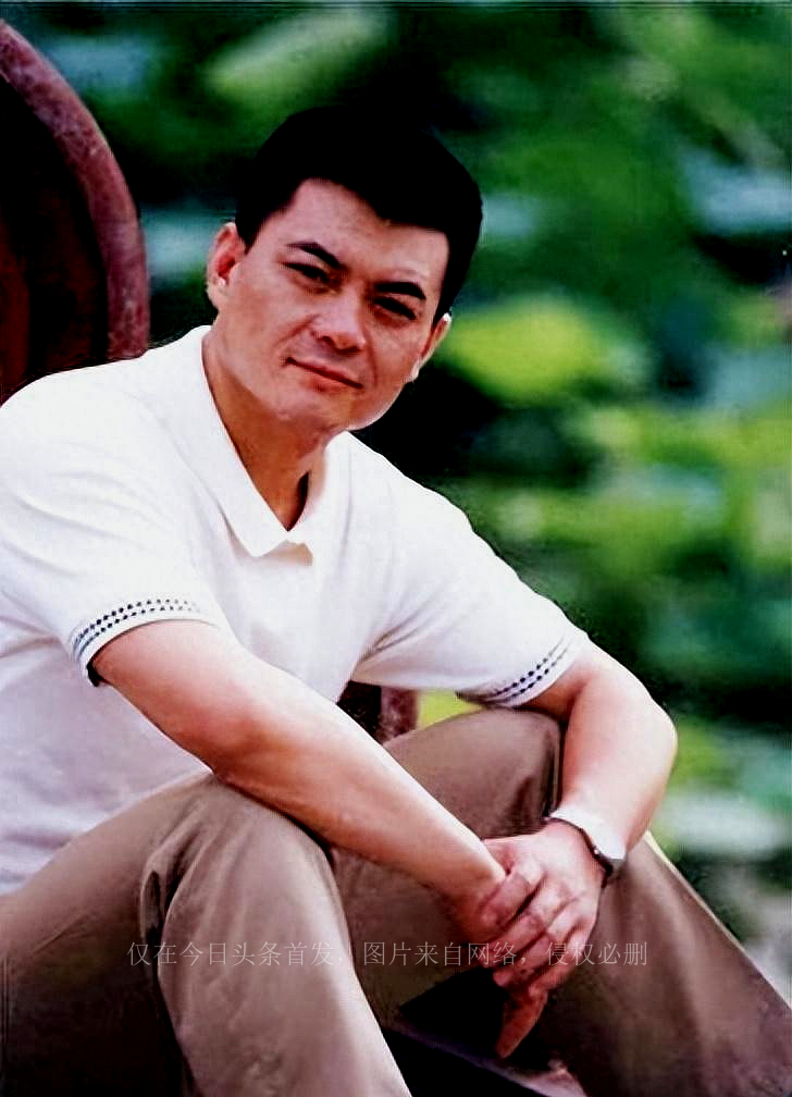 Wang Xinjun: After divorcing his first wife of 10 years, he turned ...