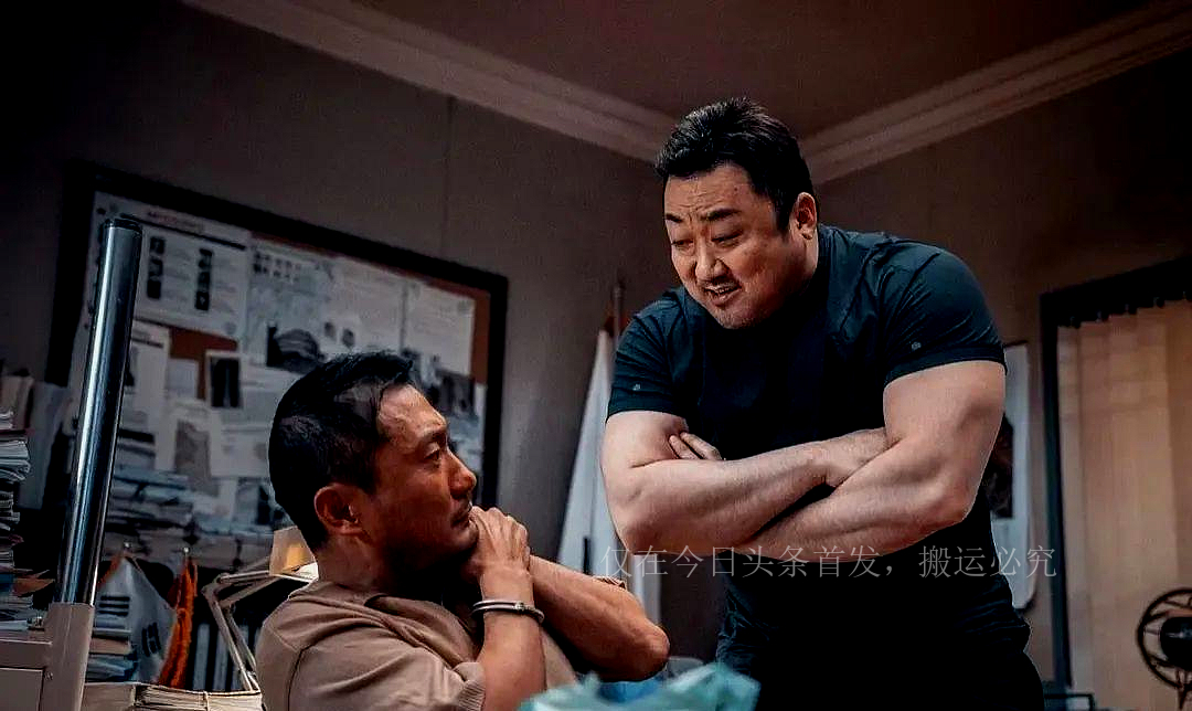 Ma Dongxi, the tough guy, made another annual R-rated violent movie, with violent fists to the ...