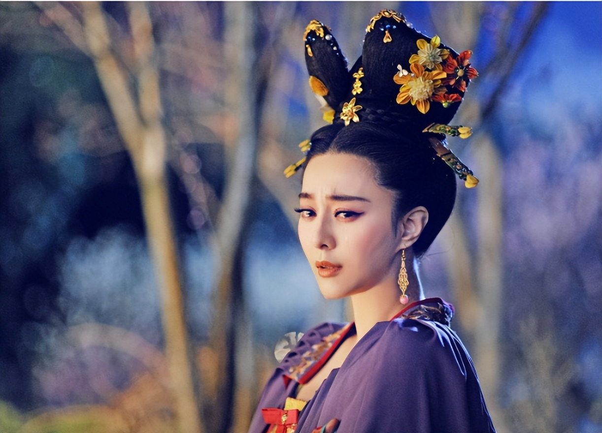 While Wu Zetian was pregnant, she climbed onto the dragon bed and ...