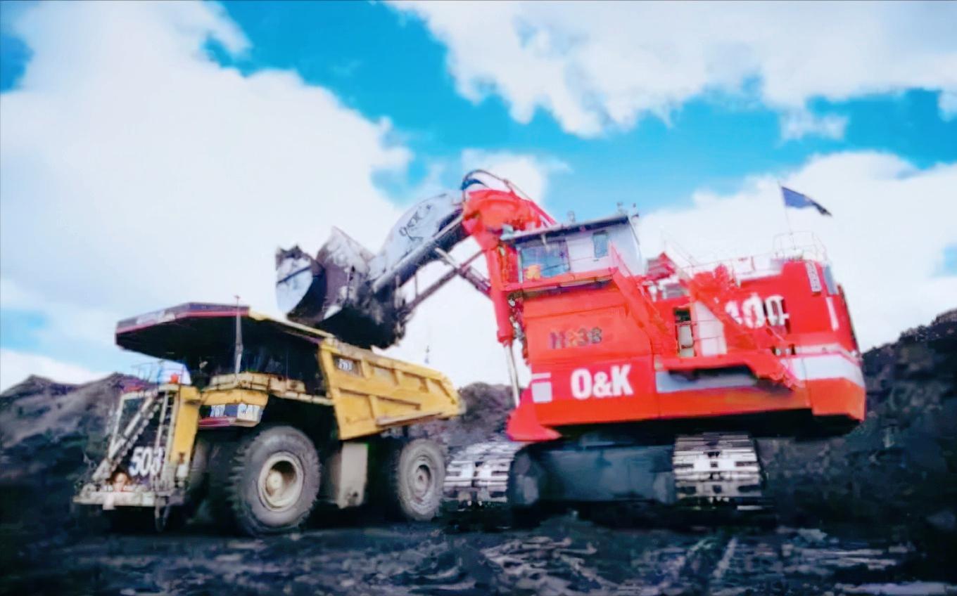 It weighs 889 tons!Why are German excavators so powerful?A house can be ...