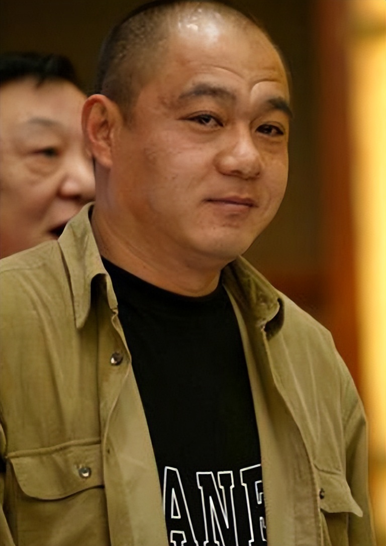 Actor Zhao Jun, 20 years after his divorce from Zheng Weili, is still ...