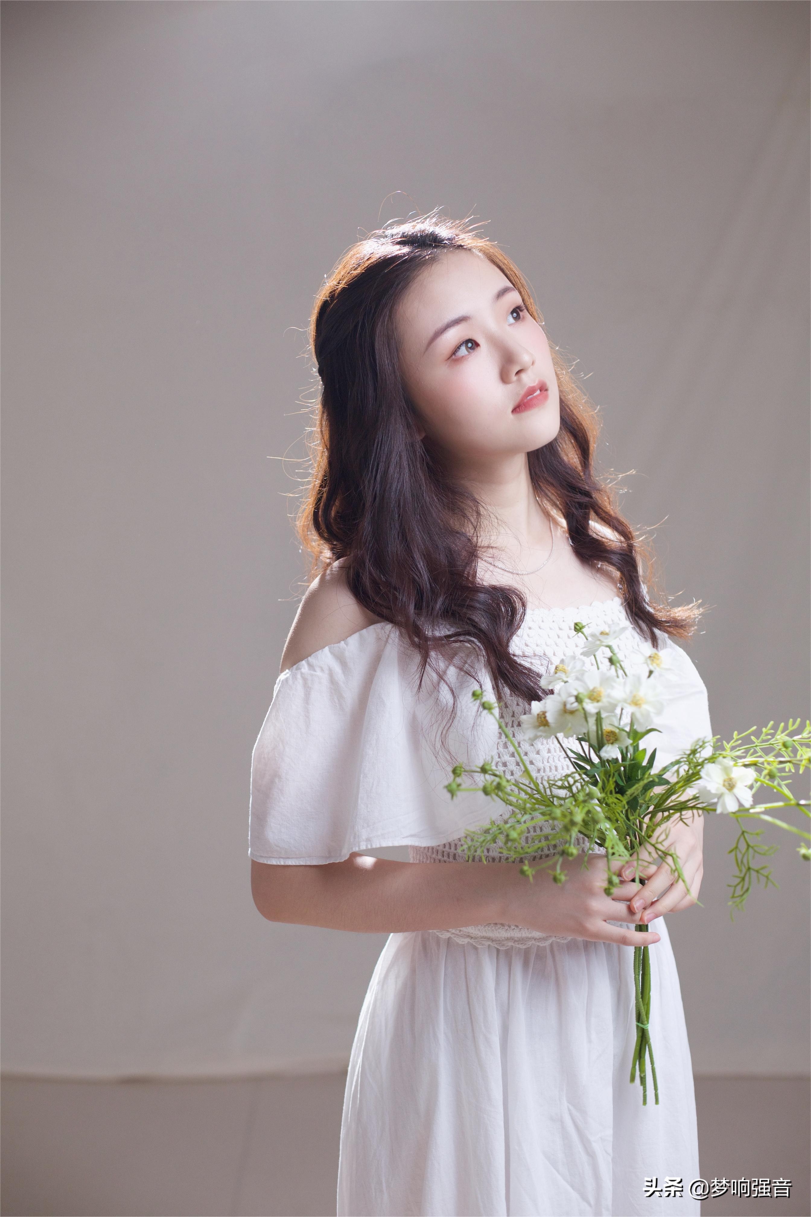 Singer Guo Qin's new single "It's You You Are" is online with pure ...