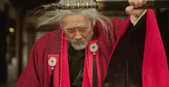 Sima Yi saw the words "ox and horse" engraved on the stone and said ...