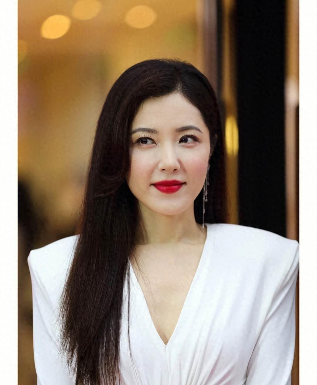 Actor Zeng Li: Known as a once-in-two-hundred-year beauty, she is still ...