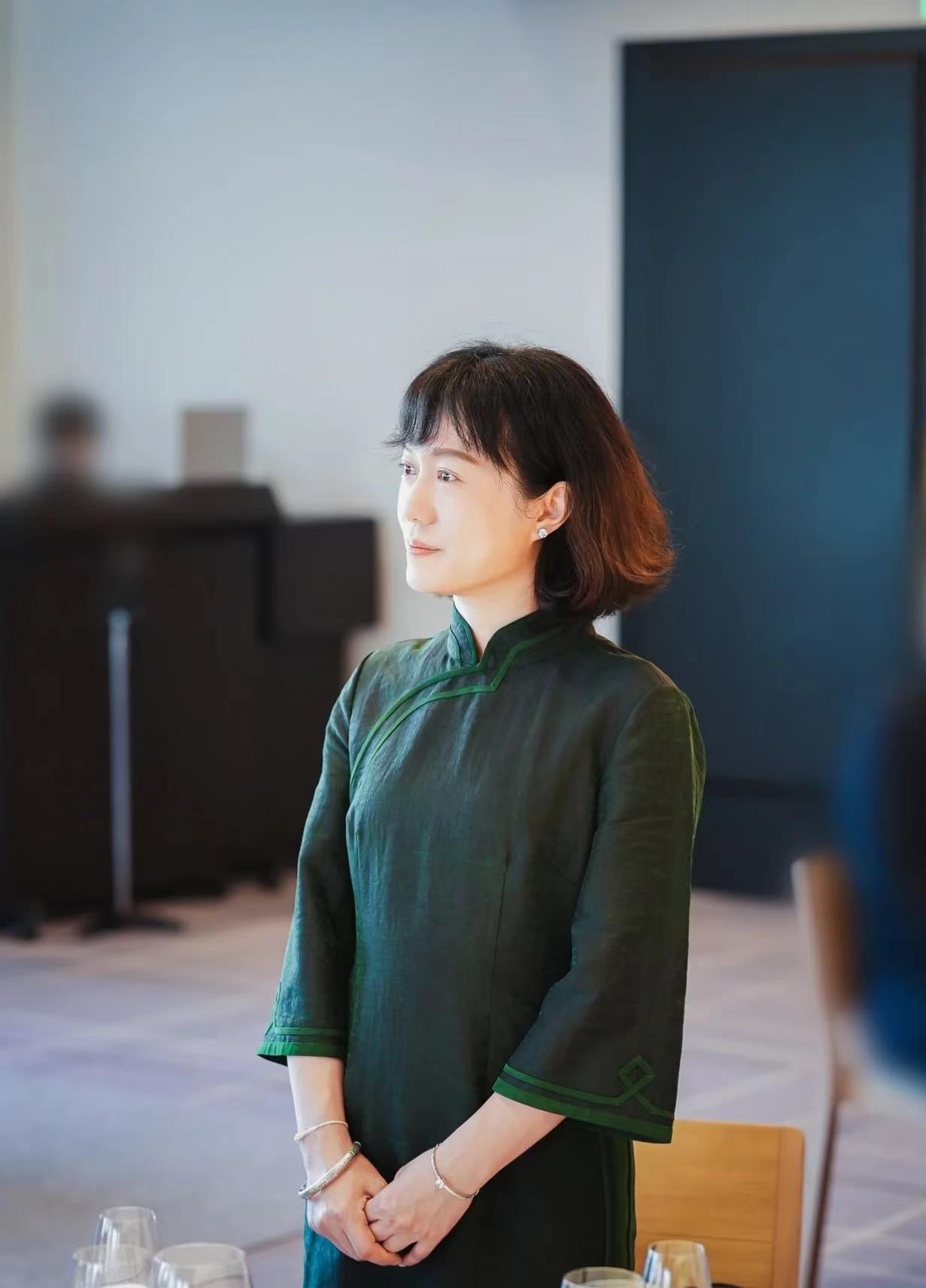 101-year-old Yang Zhenning finally let go! 47-year-old Weng Fan went ...