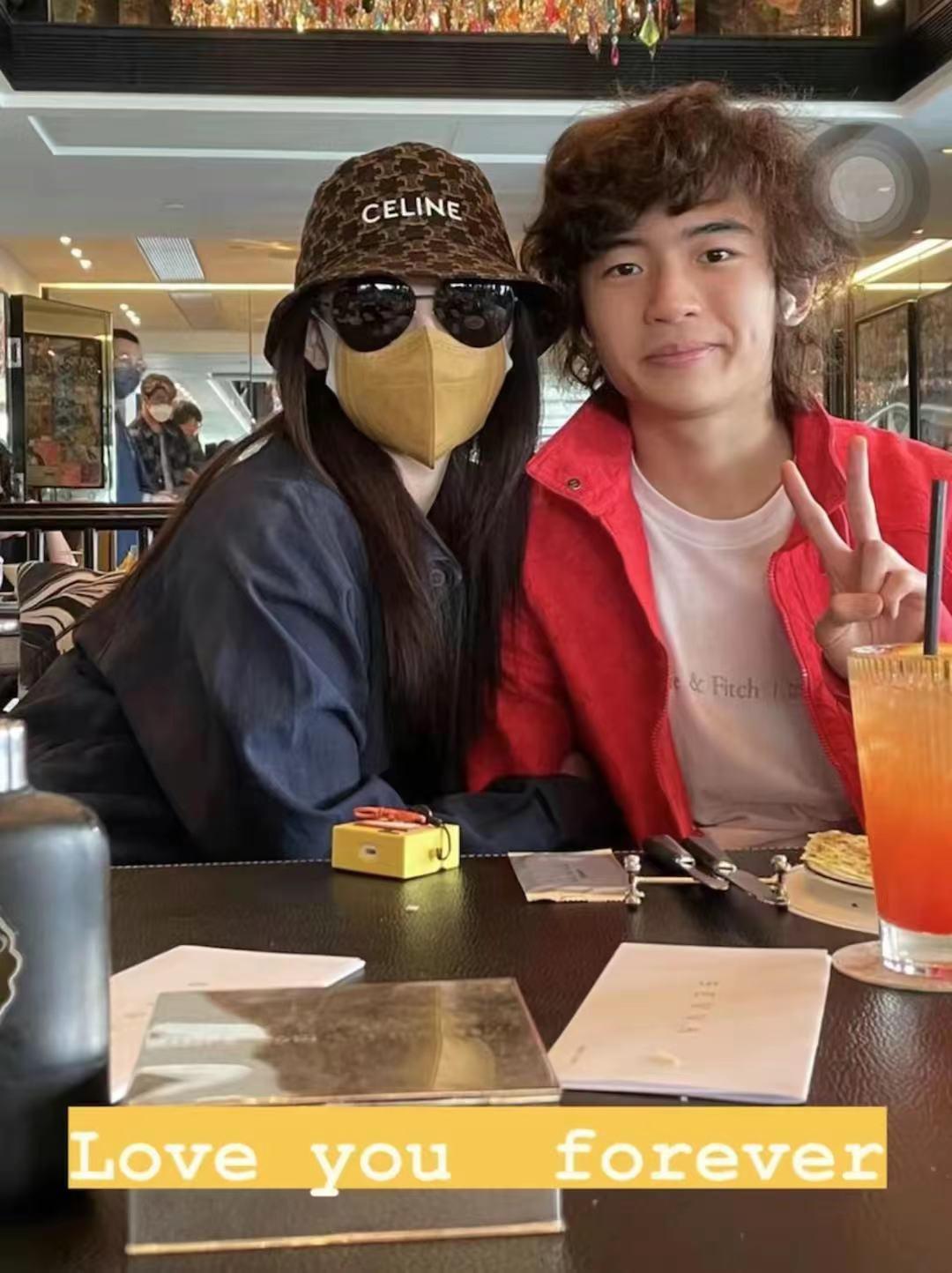 Nicholas Tse and his eldest son are in the same frame, 16-year-old ...