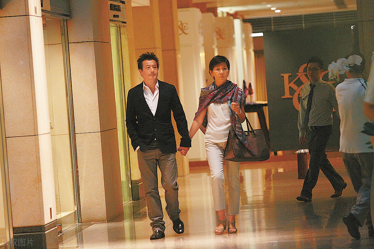 Hong Kong actor Shi Xiu's daughter-in-law Lin Youwei took a swimsuit photo for half a year of ...