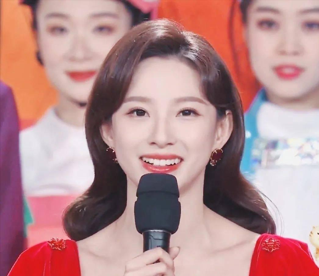 Ma Fanshu, the new host of the Spring Festival Gala, is on fire!When I ...