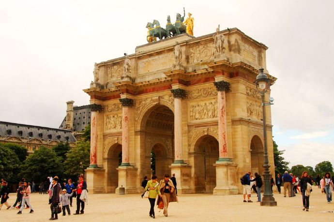 Close-up view of the Louvre "France" - iNEWS