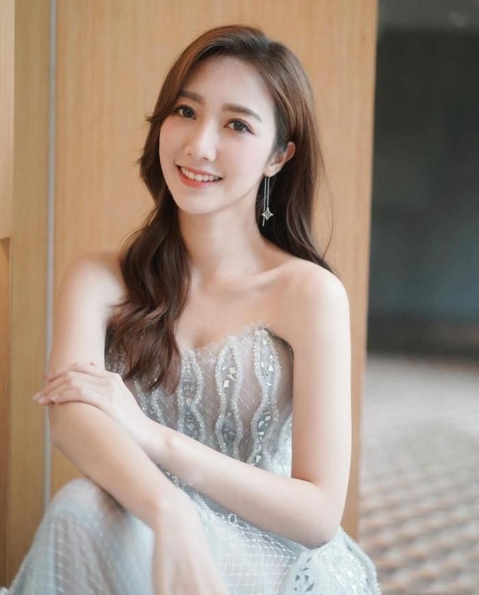 He Yiting, a sweet-looking new TVB flower - iNEWS