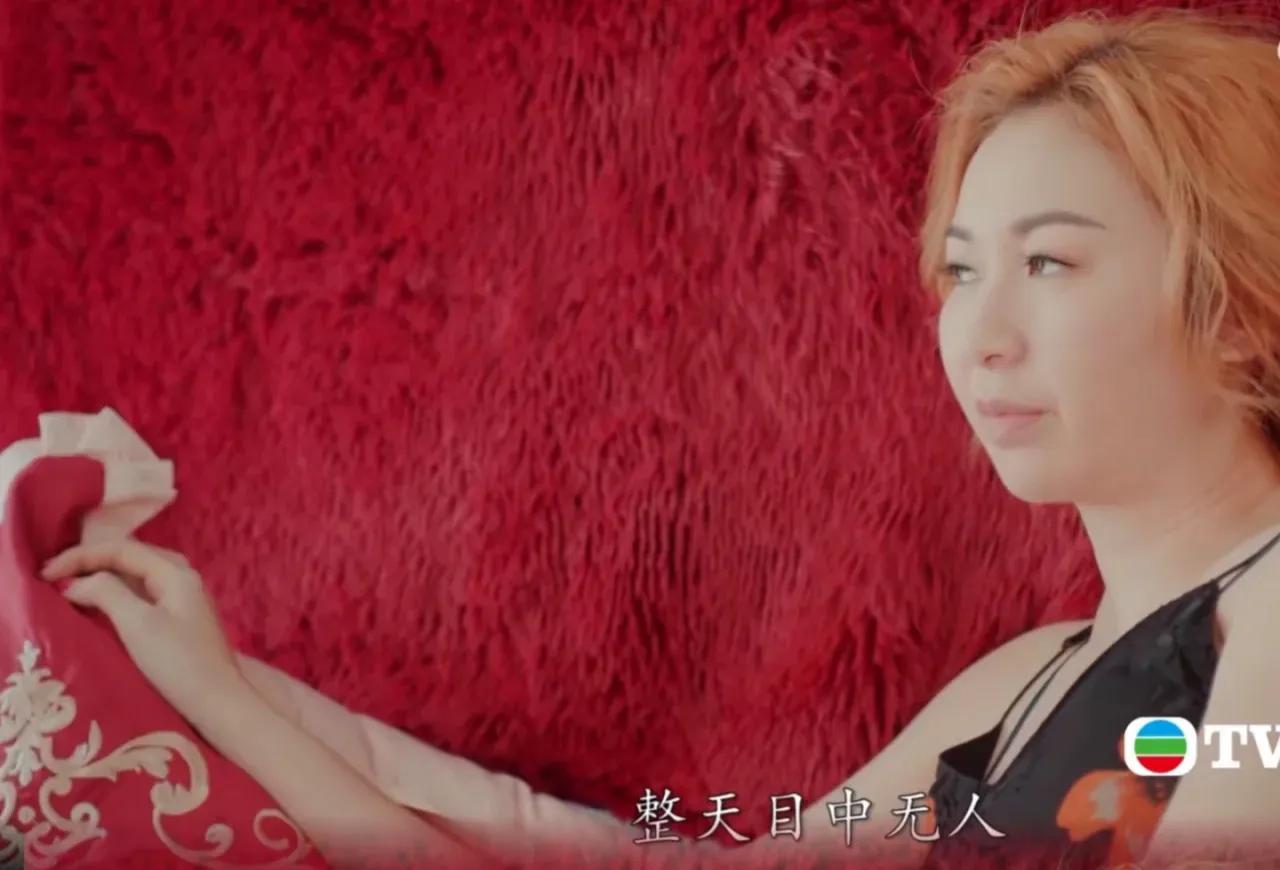 Is Zhuang Simin playing the role in his true colors? I like the role of Yudan mother in a dance ...