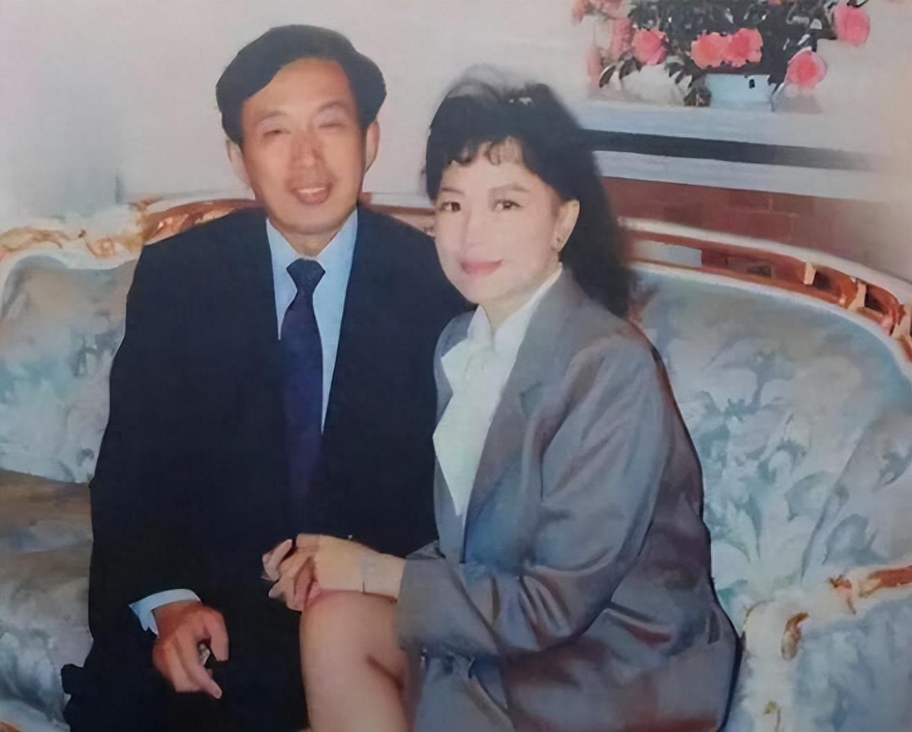 Luo Yu, the second son of the founding general, defected abroad with a ...